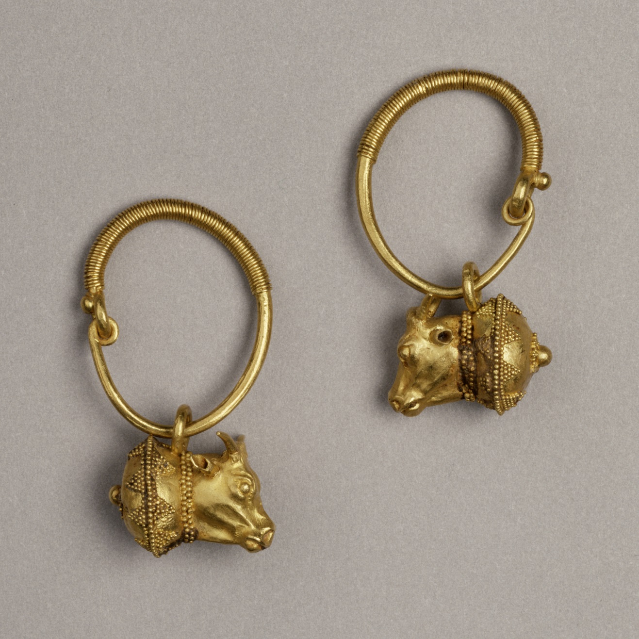 The Magical History of Earrings – IAJA – International Antique Jewelers ...
